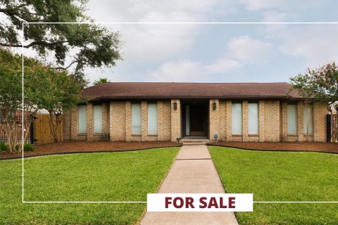 Meet Tom Hanson of CBS News Now, Based in Fort Worth, Texas