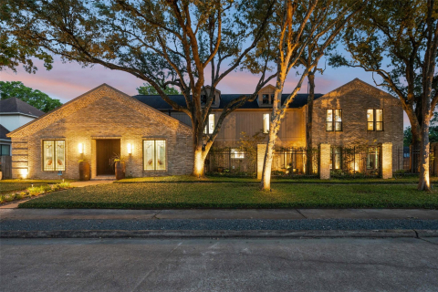 Meet Tom Hanson of CBS News Now, Based in Fort Worth, Texas