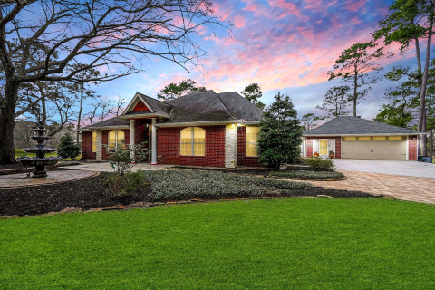 Meet Tom Hanson of CBS News Now, Based in Fort Worth, Texas