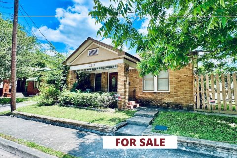 Meet Tom Hanson of CBS News Now, Based in Fort Worth, Texas