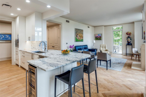 Meet Tom Hanson of CBS News Now, Based in Fort Worth, Texas