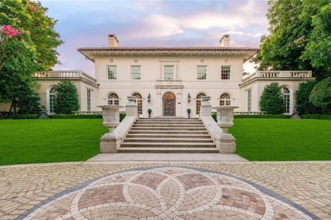 Meet Tom Hanson of CBS News Now, Based in Fort Worth, Texas