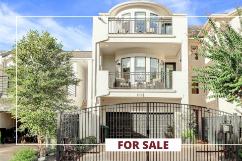 Meet Tom Hanson of CBS News Now, Based in Fort Worth, Texas