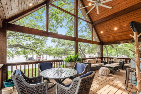 A Houston Barbecue Favorite Adds Cocktail Power as It Settles Into New ...