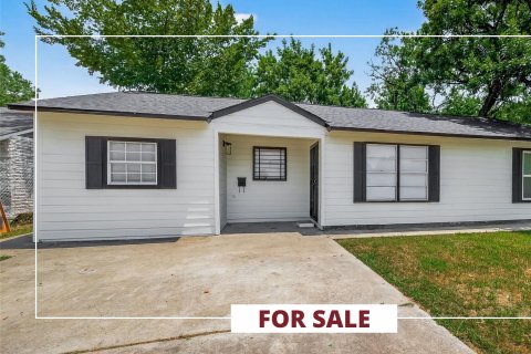 Meet Tom Hanson of CBS News Now, Based in Fort Worth, Texas