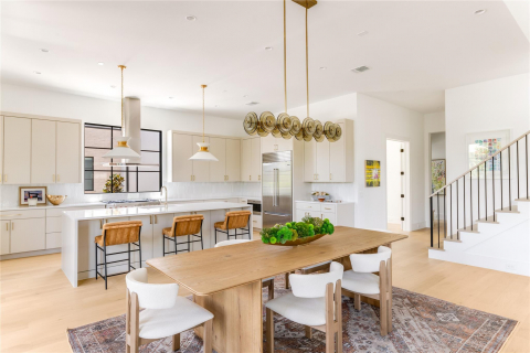 Meet Tom Hanson of CBS News Now, Based in Fort Worth, Texas