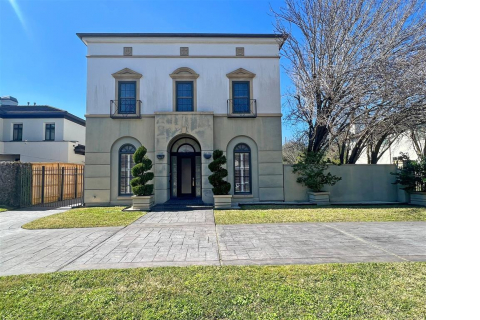 Houston's Most Glamorous New Restaurant Is a River Oaks Stunner ...